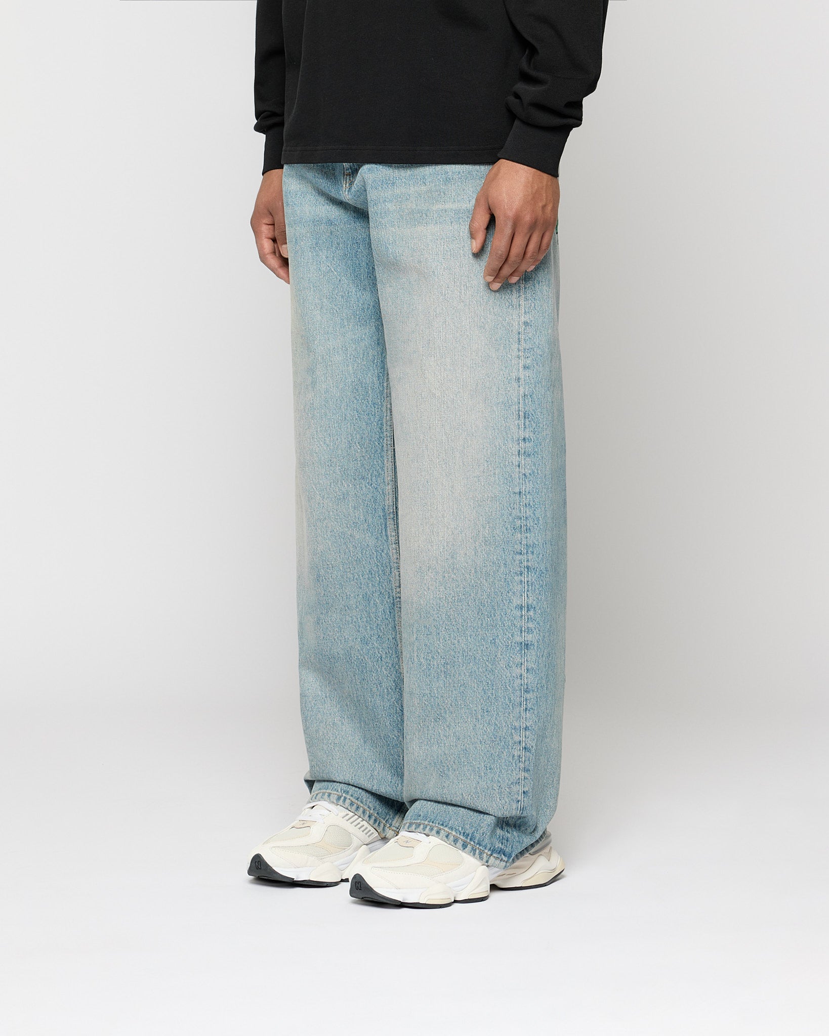 Loose basic jeans – eightyfiveclo