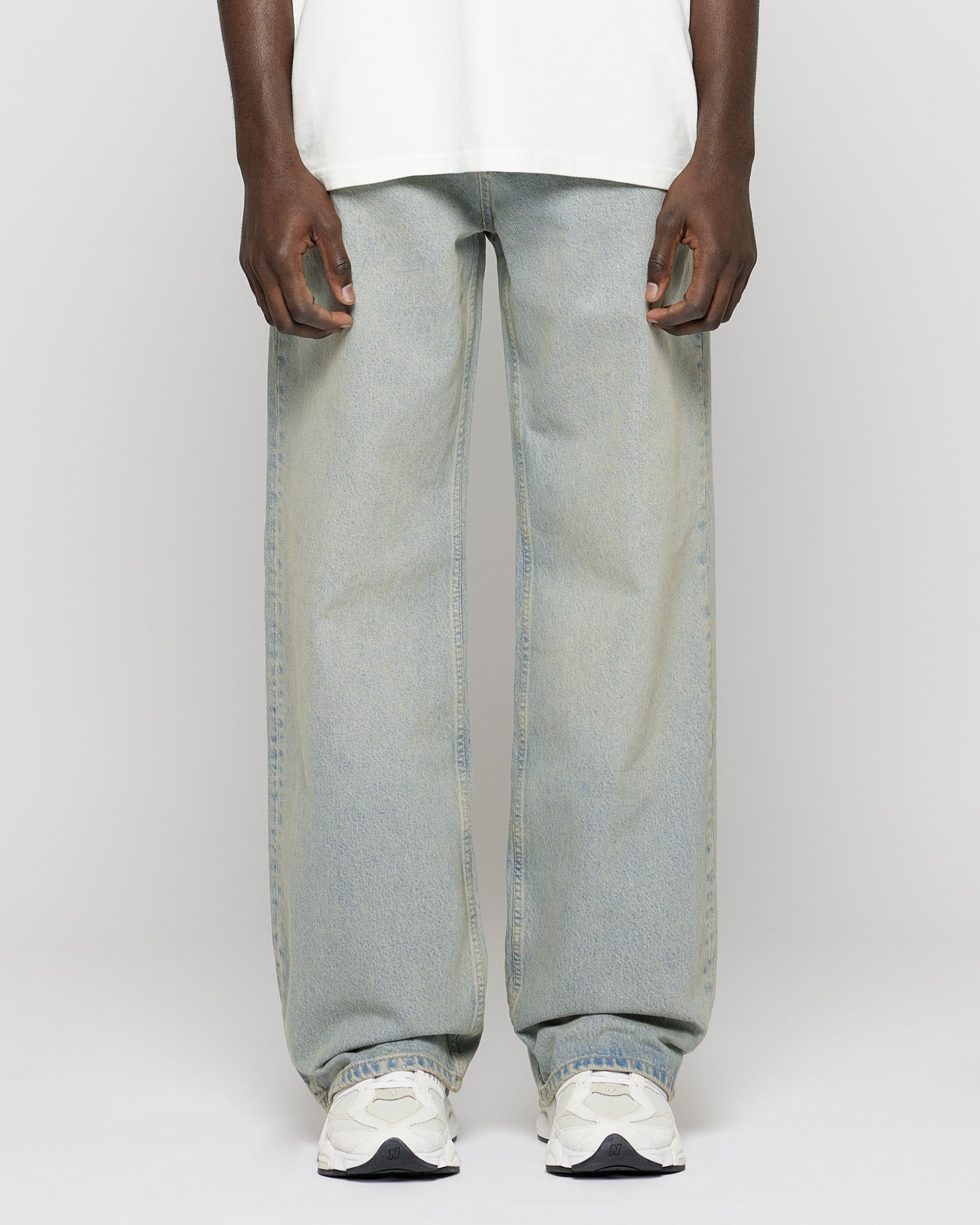 Loose basic jeans – eightyfiveclo