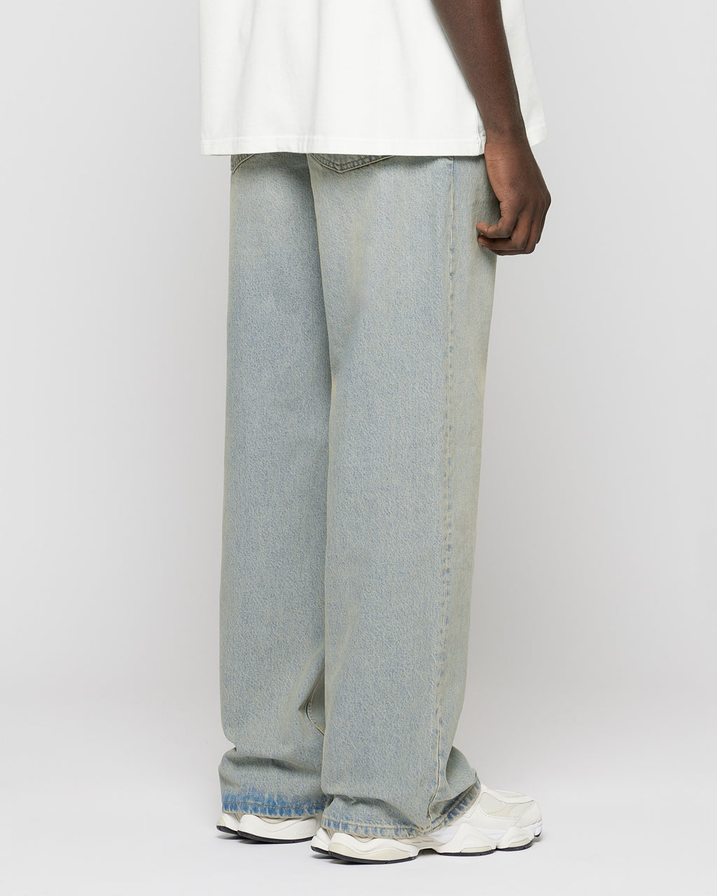 Loose basic jeans – eightyfiveclo